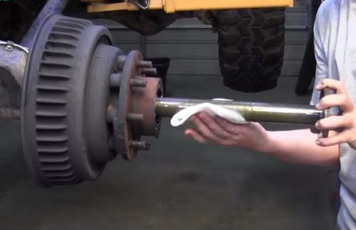 DIY 14 Bolt Axle Disc Brake Conversion - How To | Lugnut4x4